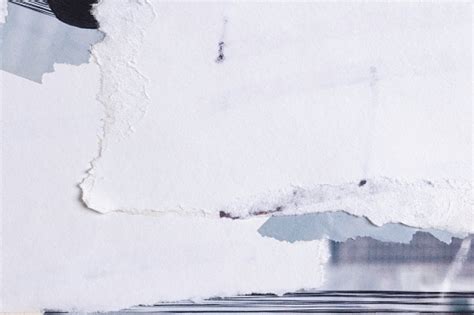 오래된 흰색 그런지 찢어진 콜라주 포스터 는 텍스트 또는 이미지를위한 복사 공간이있는 구겨진 종이 플래카드 텍스처 배경을 주름 0명에 대한 스톡 사진 및 기타 이미지