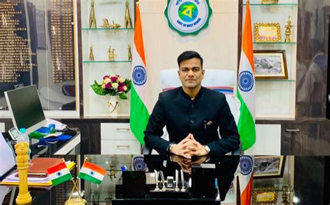 Ias Tushar Singla Biography Age Wife Current Posting 2023