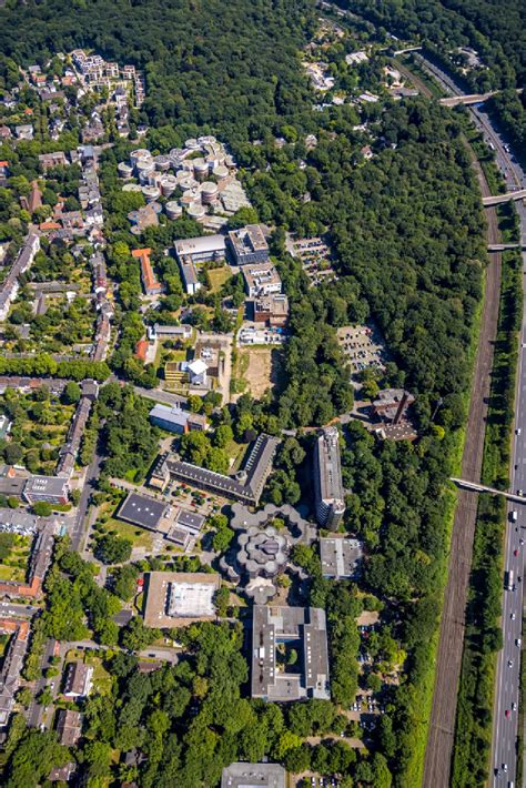 Duisburg aus der Vogelperspektive Campus Gebäude der Universität Duisburg Essen in Duisburg im