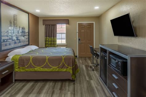Super 8 By Wyndham Tulsaarptst Fairgrounds Tulsa Ok Hotels