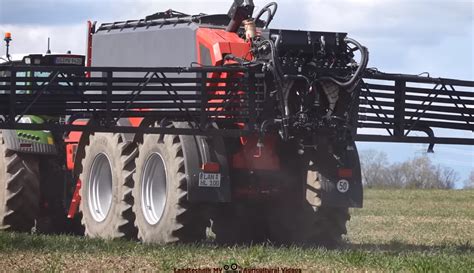 Leeb Xeric 14fs Premiers Tours De Roues Pour Le Distributeur Horsch Farm Connexion