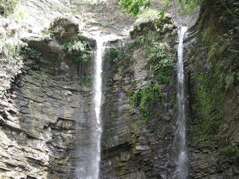 南橫三星｜那瑪夏景點 龍鳳瀑布 Photo By 柏孜＠東大策略顧問 延伸閱讀：南橫三星旅遊入口網 Trav Flickr