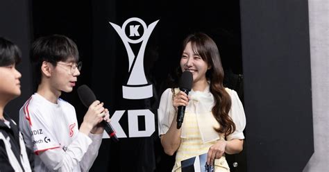 포토 광동 선수들 인터뷰하는 최시은 아나운서
