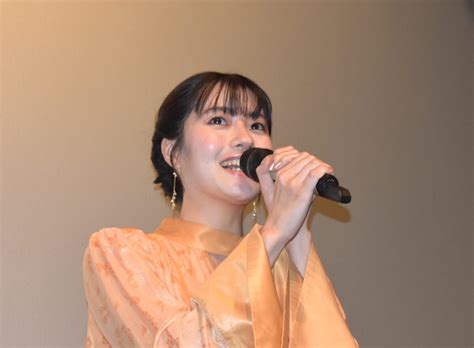 映画『緑のざわめき』初日舞台挨拶 異母姉妹を演じた松井玲奈と岡崎紗絵と倉島颯良が集結！異母姉をストーキングする複雑な心情について語る