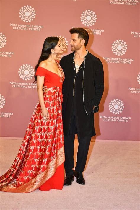 Hrithik Roshan Shared Pic With Lady In Red Saba Azad ऋतिक रोशन ने सबा