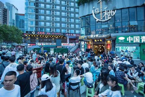 排队归排队这店名你念的对吗 锅底