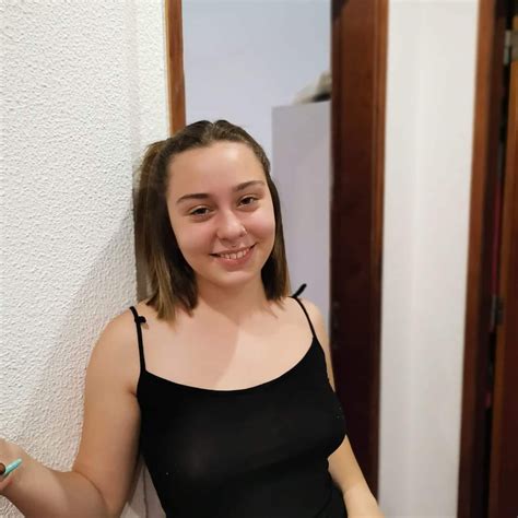Menina De 14 Anos Desaparecida Em Setúbal Polícia Já Procura A Jovem