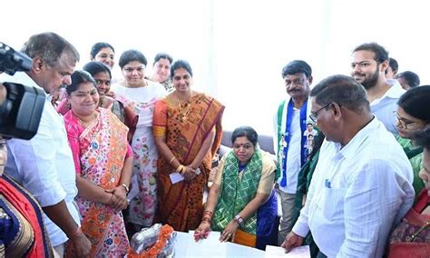 Botcha Jhansi Lakshmi Files Nomination