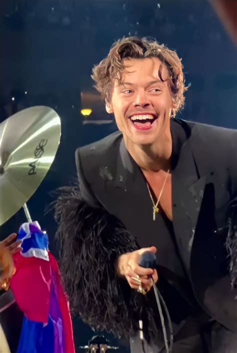 Harry Styles Love On Tour Harry Styles Face Harry Styles Imagines Harry Styles Smile