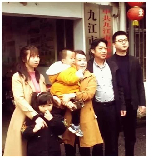 错换人生主角姚策与妻子熊磊：患难夫妻，情深义重！姚策熊磊妻子新浪新闻