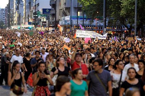 8 De Marzo En Uruguay Multitudinaria Marcha Contra La Violencia De