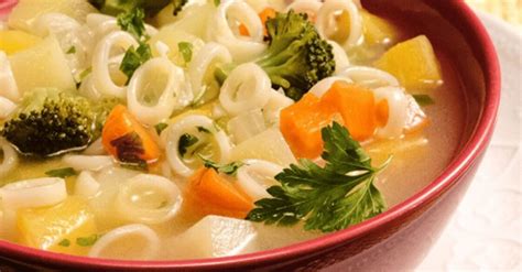 Receita De Sopa De Macarrão Com Legumes Fácil E Nutritiva