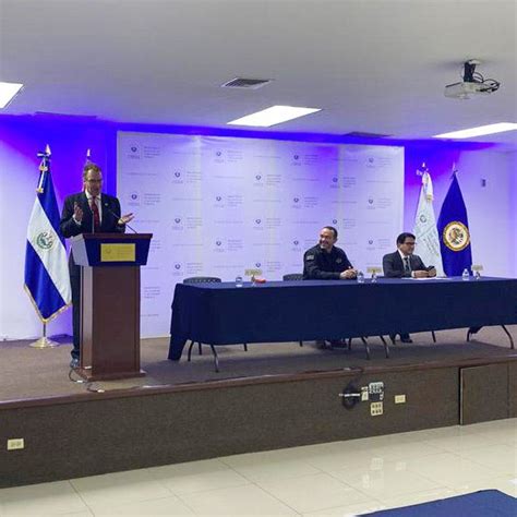 Uk In El Salvador🇬🇧🇸🇻 On Twitter Rt Davidlelliottuk Un Gusto Dar