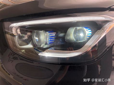 款 款奔驰GLC大灯升级几何多光束LED每侧 颗光源为前方视野提供理想照明 知乎