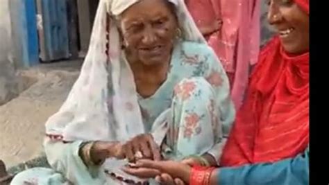 92 Year Old Salima Khan Goes To School For First Time Learns Reading Writing Mint