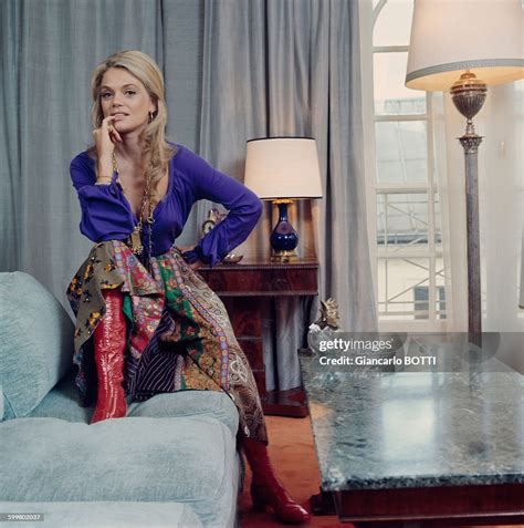 American Actress Dyan Cannon At Home Usa Circa 1973 Lactrice
