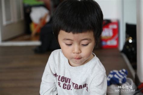 누룽지먹는 아이사진 동영상 무선자동차 장난감 아이 자는모습 20개월아기 네이버 블로그
