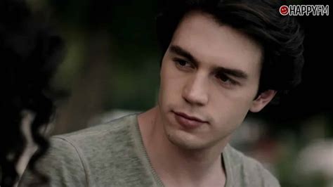 Zeynep buscando a su padre capítulo Baris Melis y Kerem preocupados al ver que Zeynep
