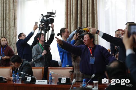 ИРГЭД Бид төрийн ордонд зурагт үзэхээр ирээгүй