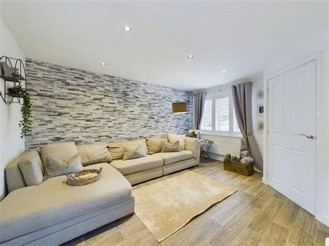 Teasel Drive Worthing Bn13 3 Bed Semi Detached House For Sale £350000