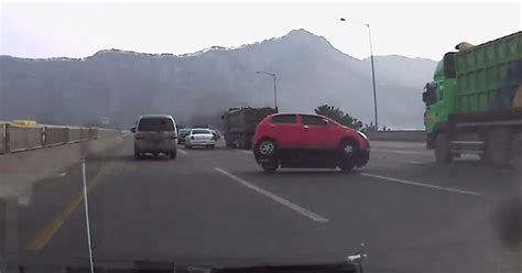 경기 불황에 경차 판매 급증대형 사고 증가