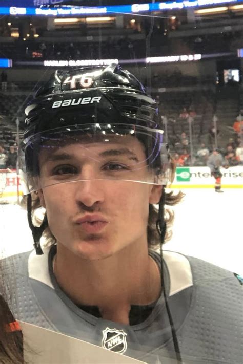 Pin By Chy On Nhl 🫶🏾 Hockey Players Hockey Girlfriend Hot Hockey