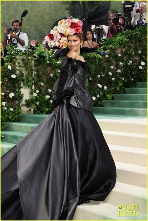 Zendaya Wears Bouquet Of Flowers On Her Head For Second Look At Met