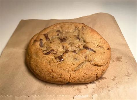 I Tried Costcos New Food Court Cookie And It Was Nearly Perfect