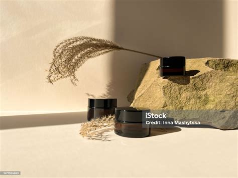 크림으로 피부 관리를위한 포장 유기농 화장품의 개념 정면도 0명에 대한 스톡 사진 및 기타 이미지 0명 갈색 건설 플랫폼 Istock