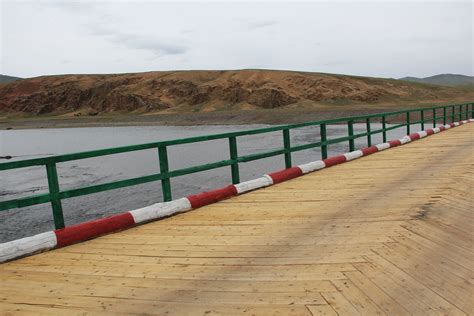 Орхон голын Онгоцтойн аманд барих төмөр бетон гүүрний ажил эхэллээ