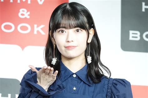 乃木坂46岩本蓮加、『紅白』出場に意気込み 初写真集は「満足のいく一冊」 Encount 2