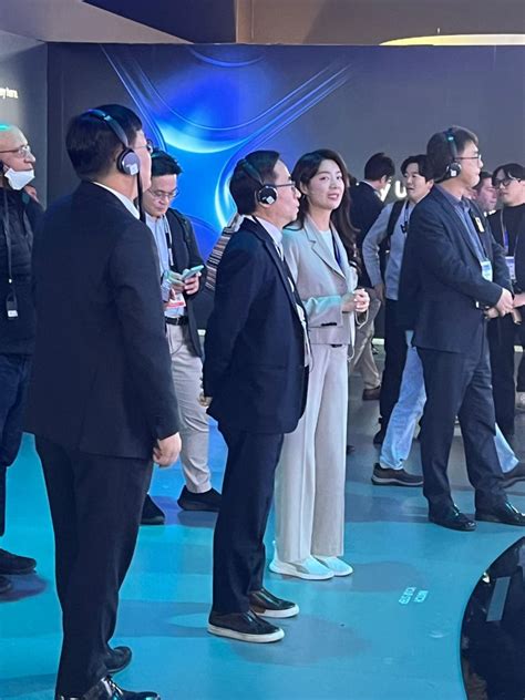 현장 장덕현 삼성전기 사장 전기차 캐즘에도 전장 시장 확대될 것 자신감 왜 Ces 2025