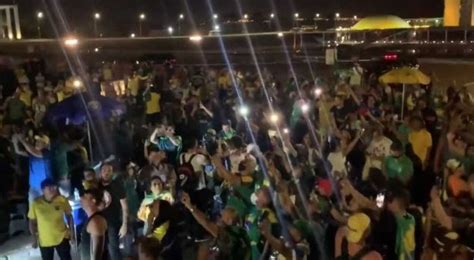 Na Véspera Do 7 De Setembro Apoiadores De Bolsonaro Invadem Esplanada