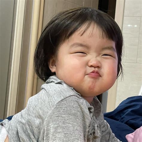 🎀🇰🇷로희and로미 𝐫𝐨𝐡𝐞𝐞and𝐫𝐨𝐦𝐢 Jinmiran Peachmom On Instagram 나를 들었다놨다하시는 분🤓 웃긴 아기 귀여운 사랑 밈 귀여운