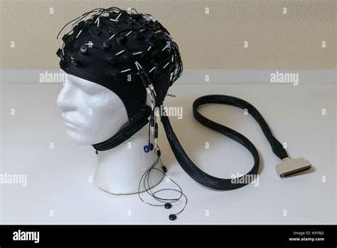 Electroencephalogram Hi Res Stock Photography And Images Alamy