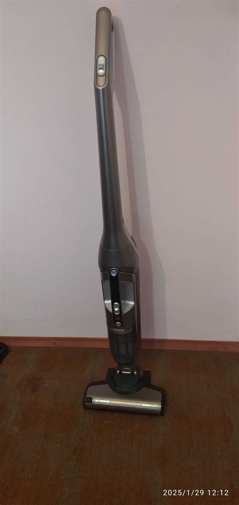 Вертикална безкабелна прахосмукачка БОШ като нова гр Габрово Център • Olx Bg