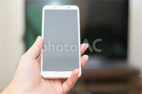 スマートフォンを持つ手 No 3435248｜写真素材なら「写真ac」無料（フリー）ダウンロードok