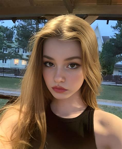Pin By Byyyyyyyy On Pose Ig Beauty Girl Hairstyle Hair Inspiration