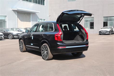 【沃尔沃xc90b5 智行豪华版 5座后备厢开启45度侧拍图片 汽车图片大全】 易车
