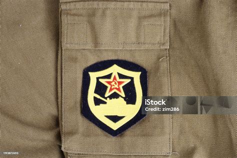 카키 유니폼 배경에 소련 육군 탱크 군단 어깨 패치 가리기에 대한 스톡 사진 및 기타 이미지 가리기 갈매기표 수장 갈색