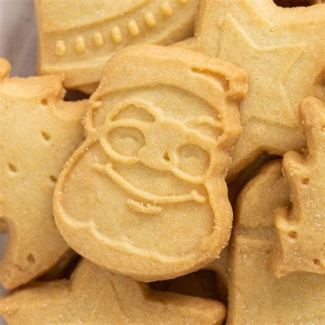 Walkers Коледни маслени бисквити Дядо Коледа метална кутия 250 гр