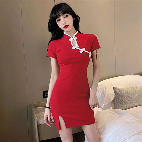 ชุดเดรส️ เซ็กซี่เดรสรัดรู️ เดรสเอวสูง2021ชุดกี่เพ้าไนท์คลับแบบใหม่ฤดูร้อนชุดเดรสรัดสะโพกแบบสั้น