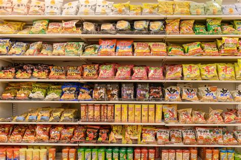 【甘い系しょっぱい系】お菓子好き1000人が選んだ「好きなお菓子メーカー」ランキング 今晩何食べよ