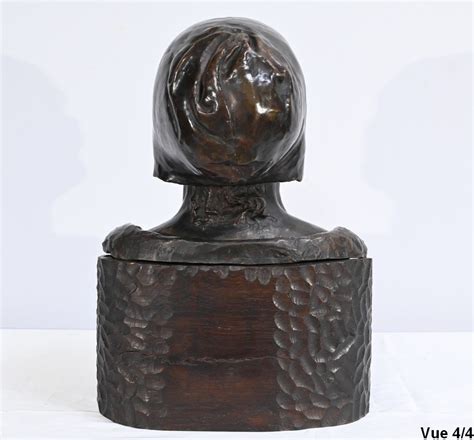 Important Buste de Bretonne en Bronze signé G Antikeo