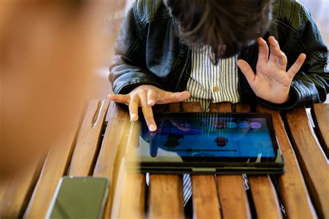 Réseaux sociaux Un contrôleur de nudité bientôt mis en place sur