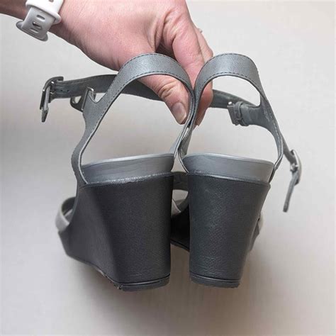 Crocs Leigh Ii Ankle Strap Wedge Platform Sandals Siz Gem