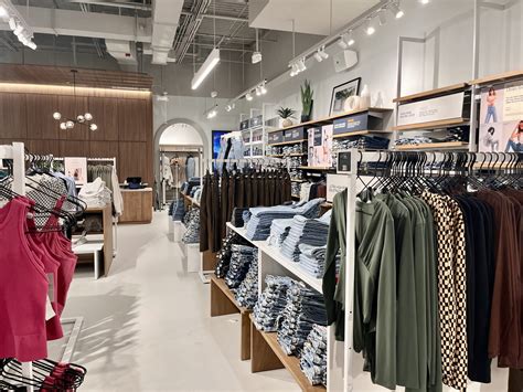 Abercrombie And Fitch Opens Rebranded Store At Bellevue Square Downtown