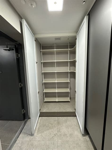 강동 현관 펜트리 선반장 거울문 제작 시공 포트폴리오