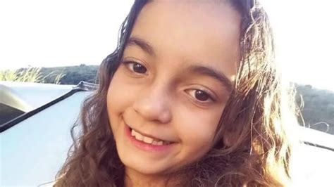 Menina Encontrada Morta Foi Estuprada Estrangulada E Queimada Viva
