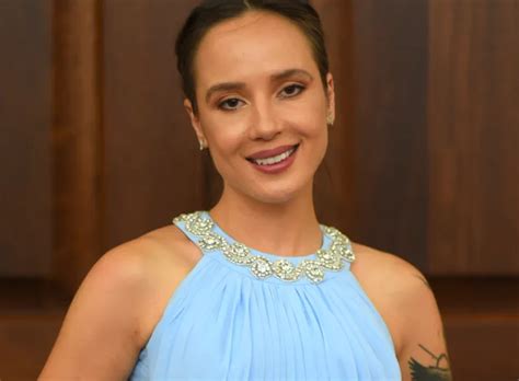Елена от „Ергенът“ с фотосесия в Пазарджик идва за празника ВИДЕО